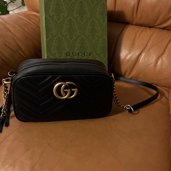 Gucci | Bags | Gucci Gg Marmont Small Shoulder Bag In Black Leather ...